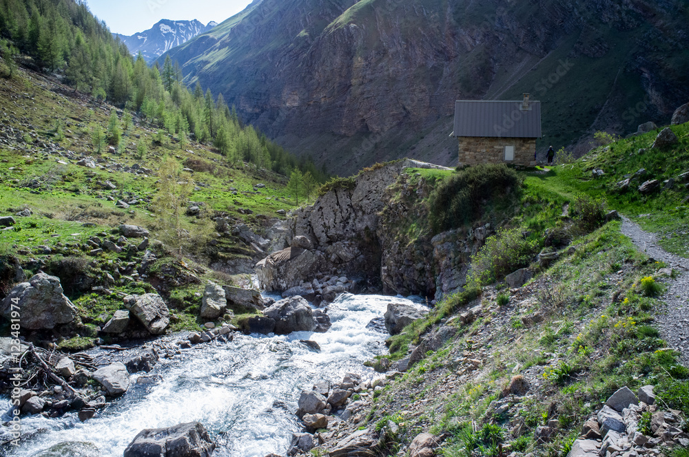 rivière de montagne Stock Photo | Adobe Stock