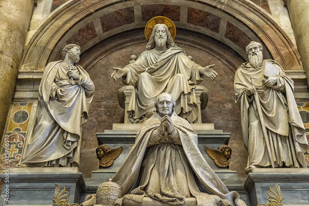 A sculpture in St. Peter's basilica featuring Jesus, Saint Paul, Saint ...