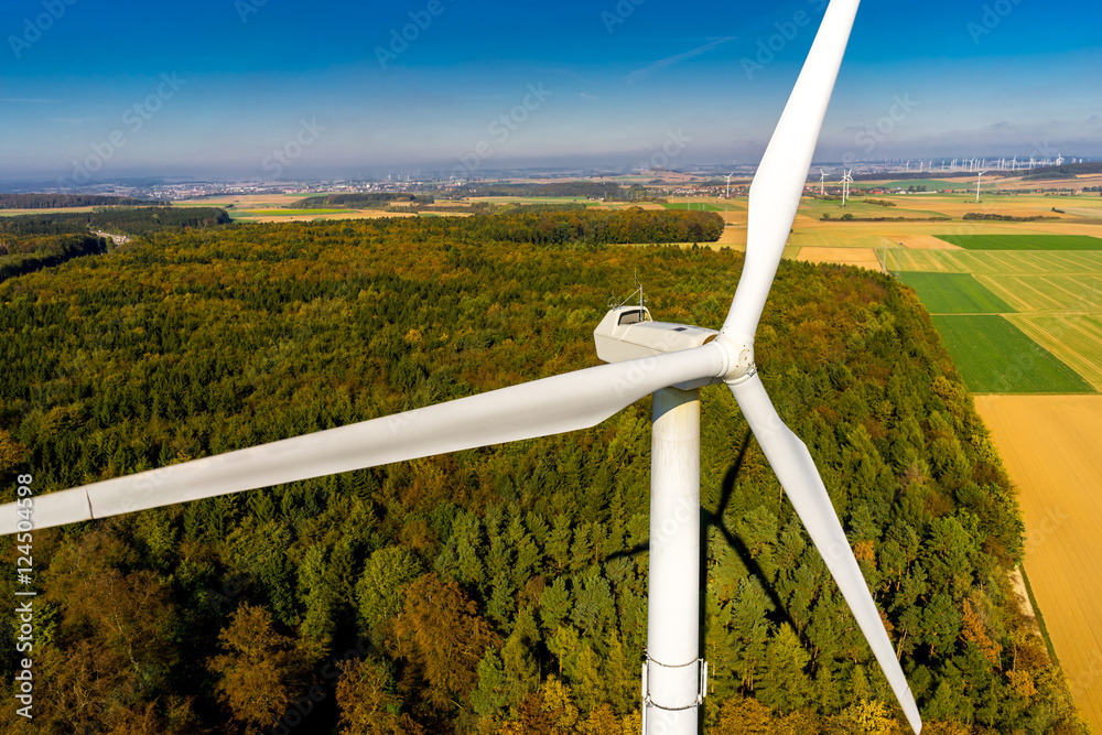 Windrad am Wald Luftbild Stock-Foto | Adobe Stock