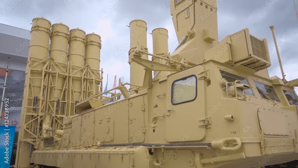 Vidéo Stock Self-propelled rocket launcher S-300VM "Antey-2500" (SA-23 Gladiator) - Russian anti ...
