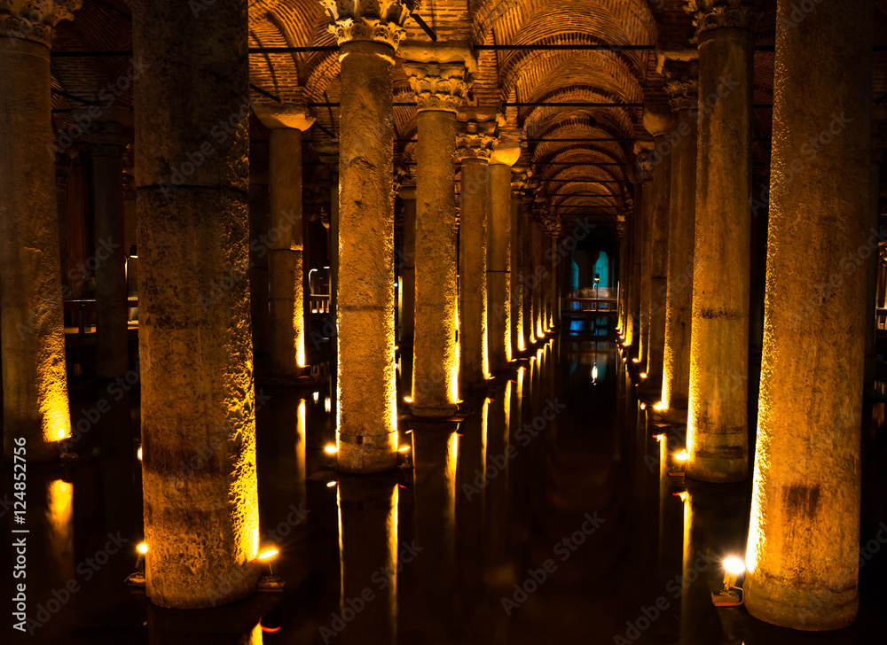 .Basilica Cistern in Istanbul 's historic , underground reservoir ...