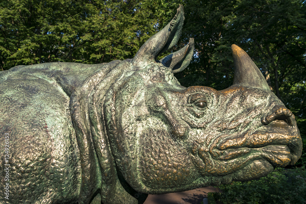 Bronx zoo center entrance. It is the largest metropolitan zoo in the ...