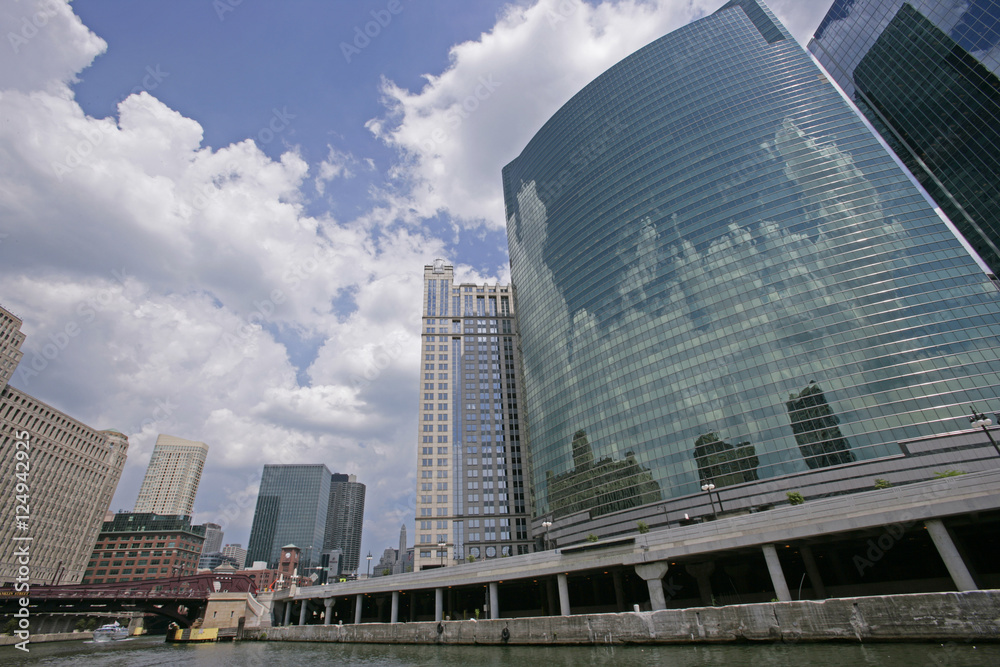 333 wacker dr Stock Photo | Adobe Stock