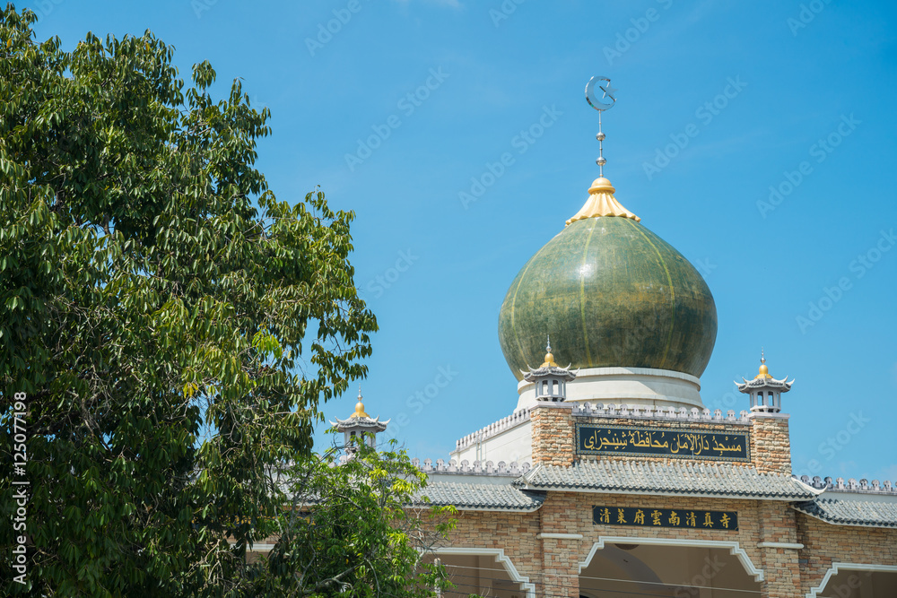 Darunaman Mosque is the biggest mosques in Chiang Rai province. The ...