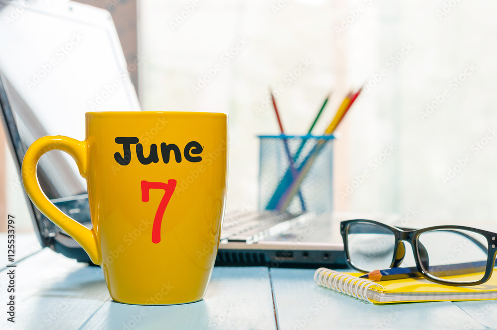 Fotografia do Stock: June 7th. Day 7 of month, color calendar on ...