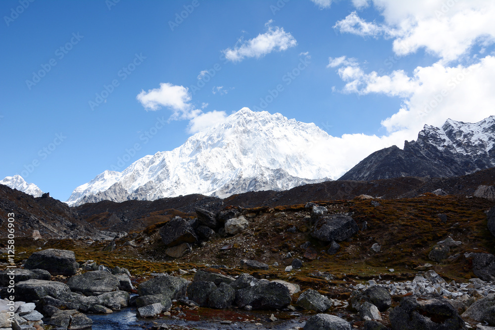 Hiking in Khumbu Valley in Himalayas mountains, Kala Pattar and Everest ...