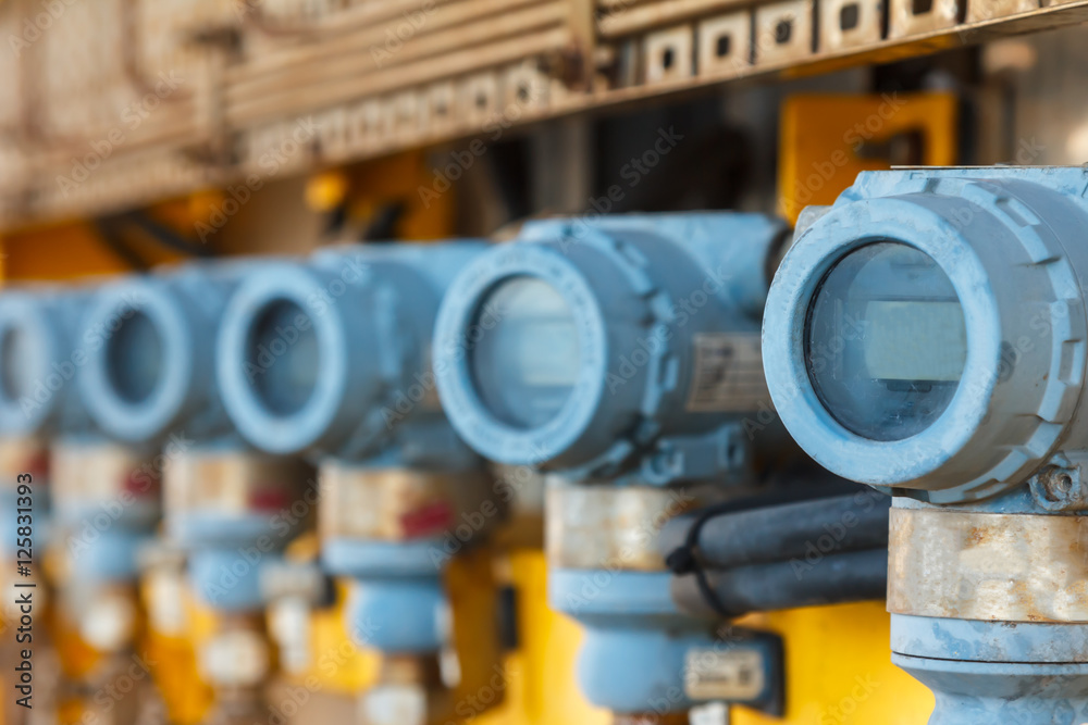 Digital pressure gauge of oil and gas in process controller, Stock ...