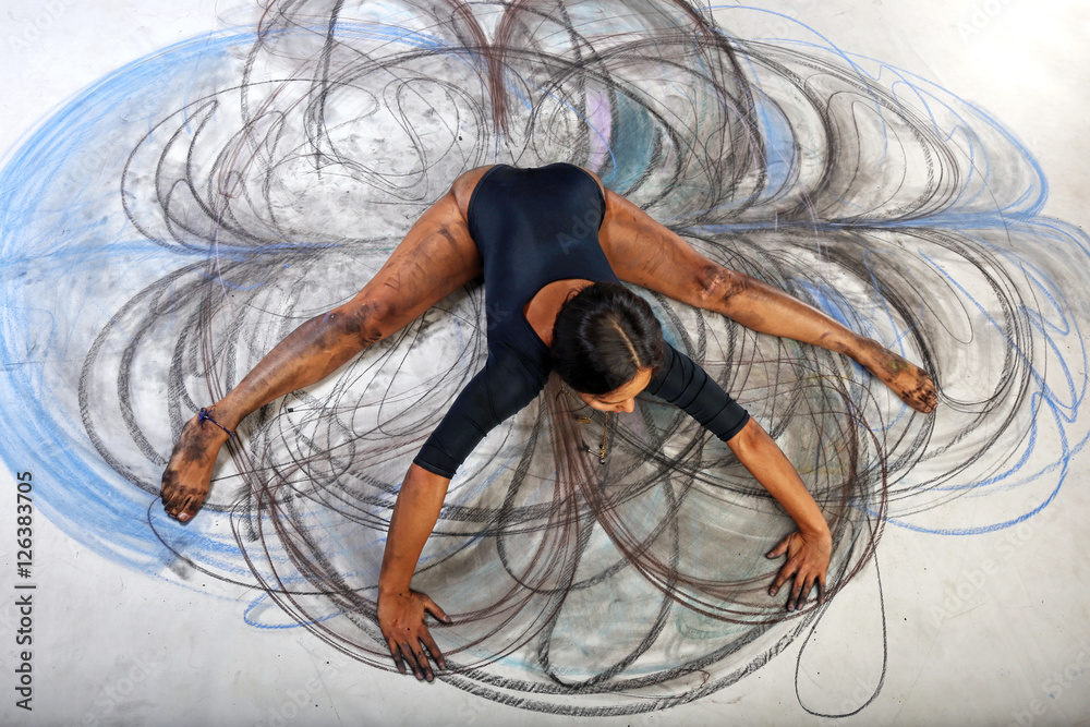 kinetic drawing Stock Photo | Adobe Stock