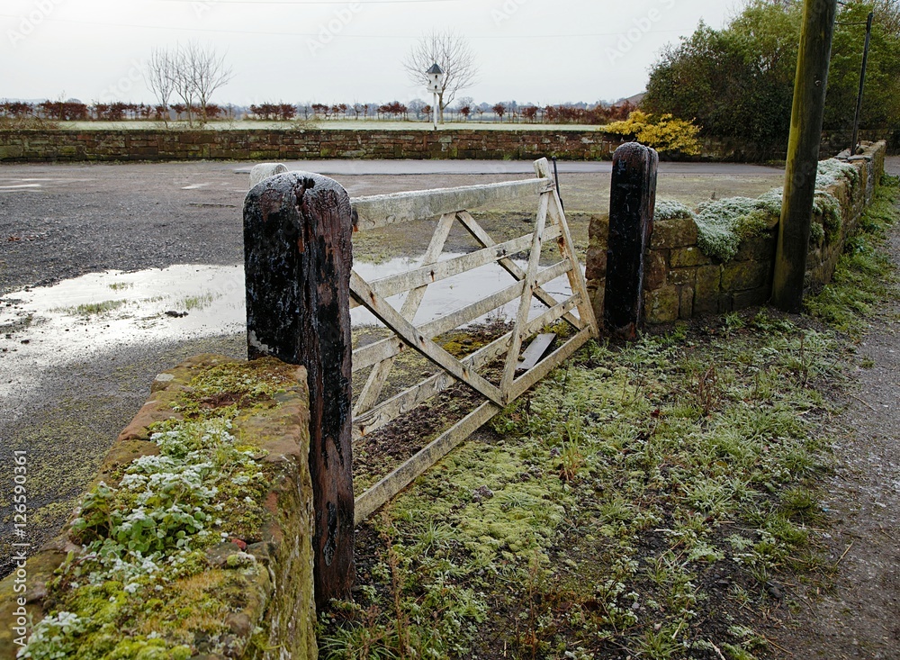 Old vintage wooden gate to the farm in Cheshire (UK) foto de Stock ...