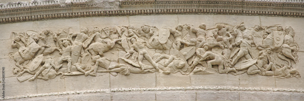 Foto de Frieze sculpture of Roman battle against the Gauls do Stock ...