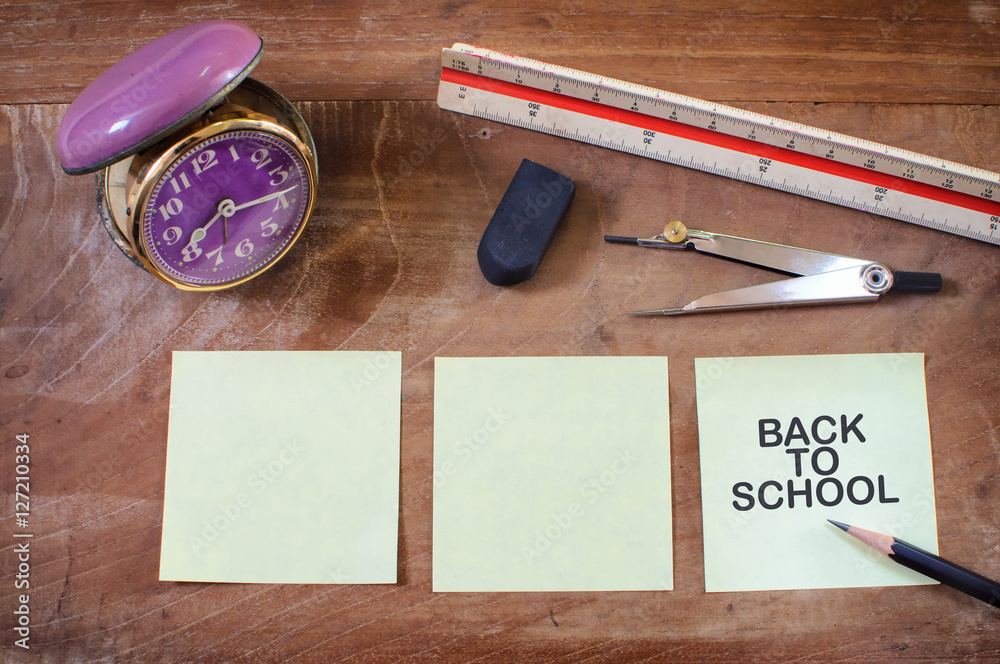 Word of back to school on sticky note, education concept and ...
