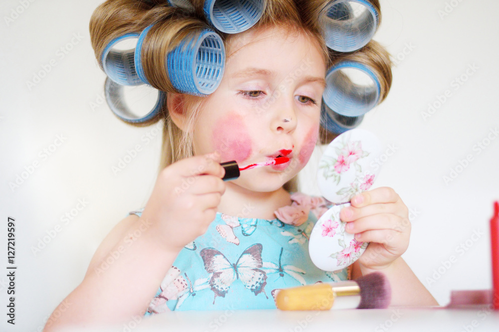 Little Girl In Makeup | Saubhaya Makeup