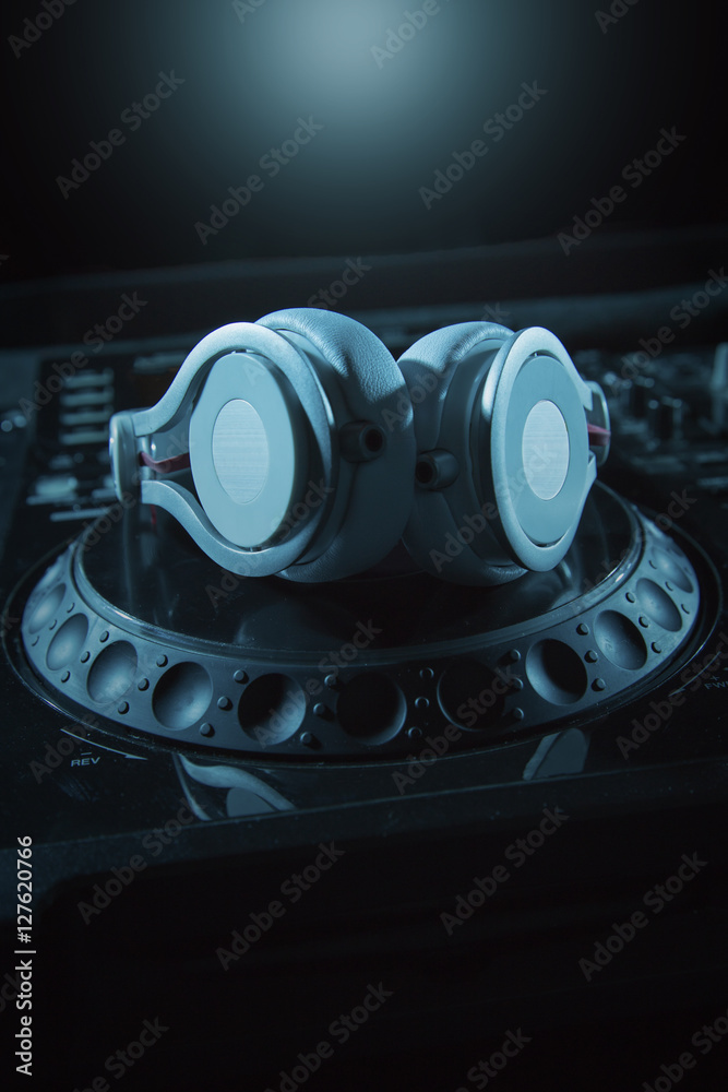 DJ sound equipment at nightclubs and music festivals, EDM, future house ...