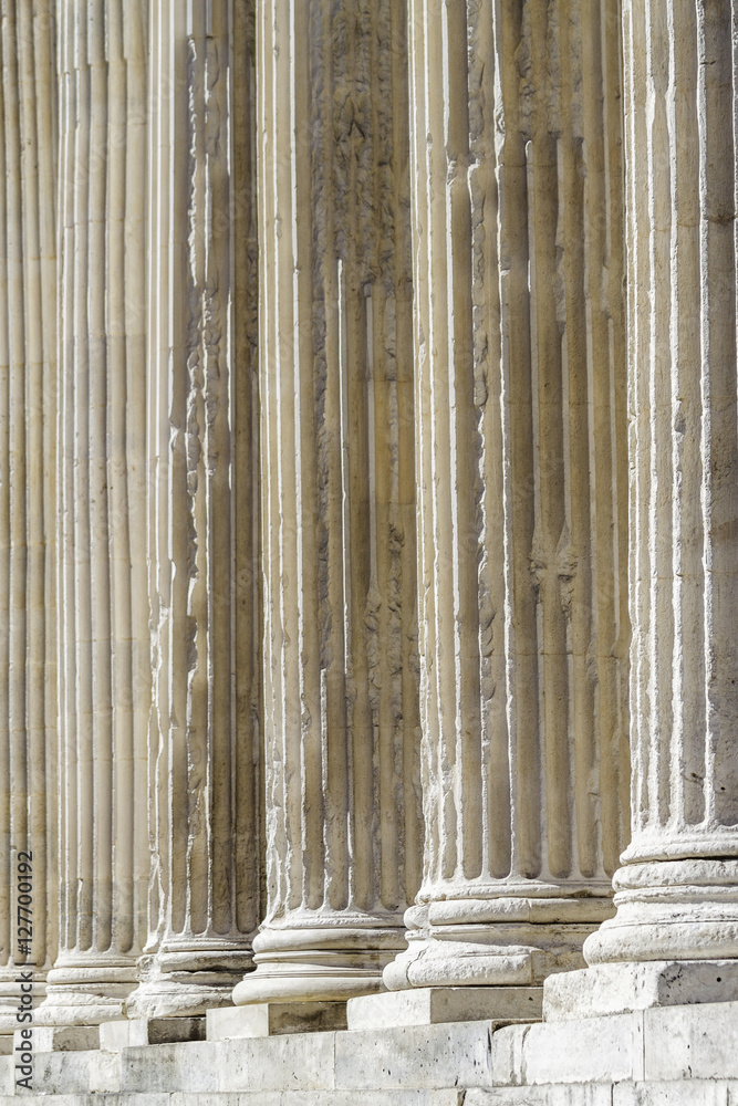 colonnes de la maison carrée de Nîmes Stock Photo | Adobe Stock