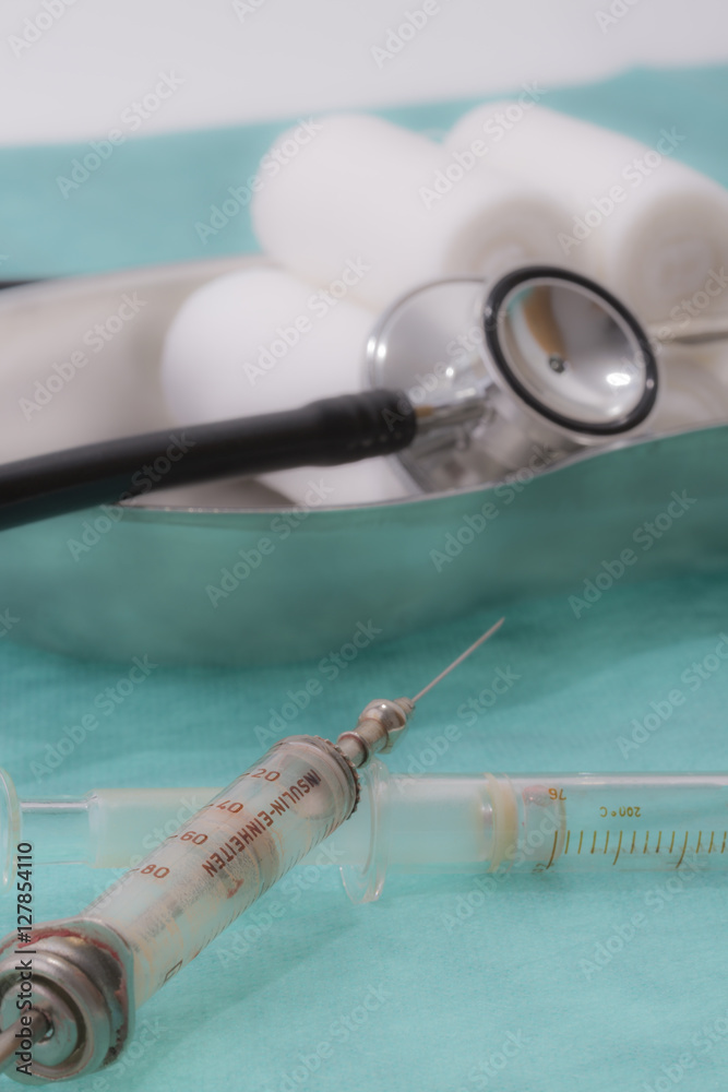 old rusty syringe Stock-Foto | Adobe Stock