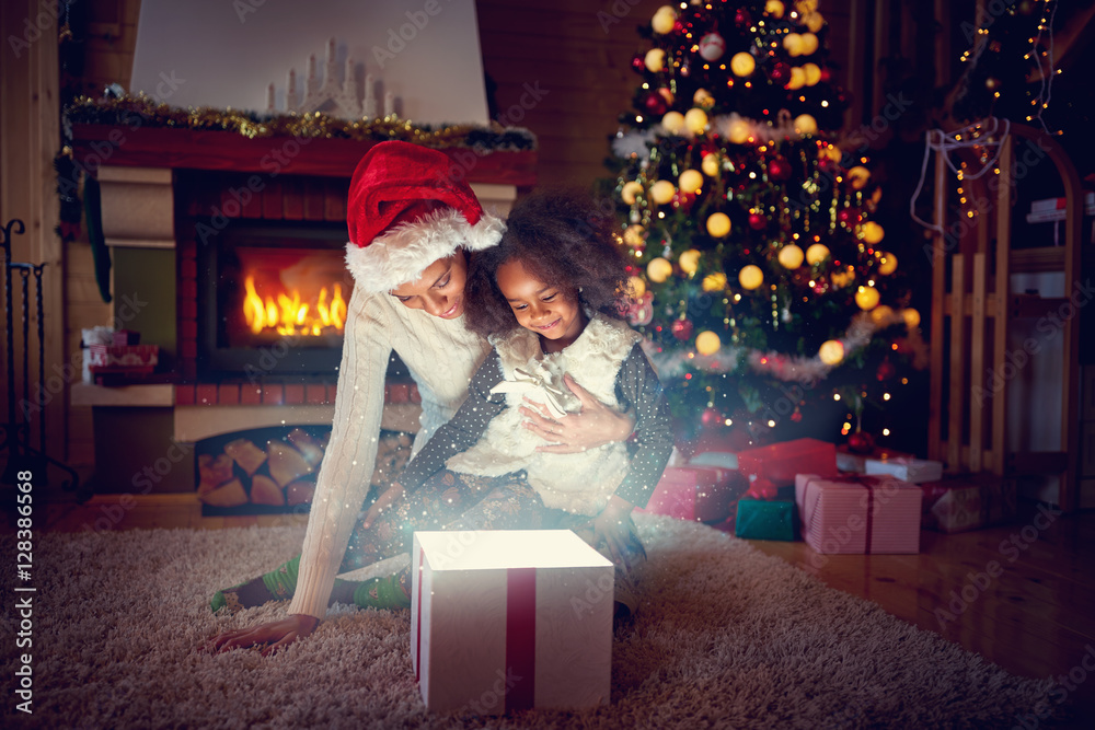 Foto de Christmas magic gift box do Stock | Adobe Stock