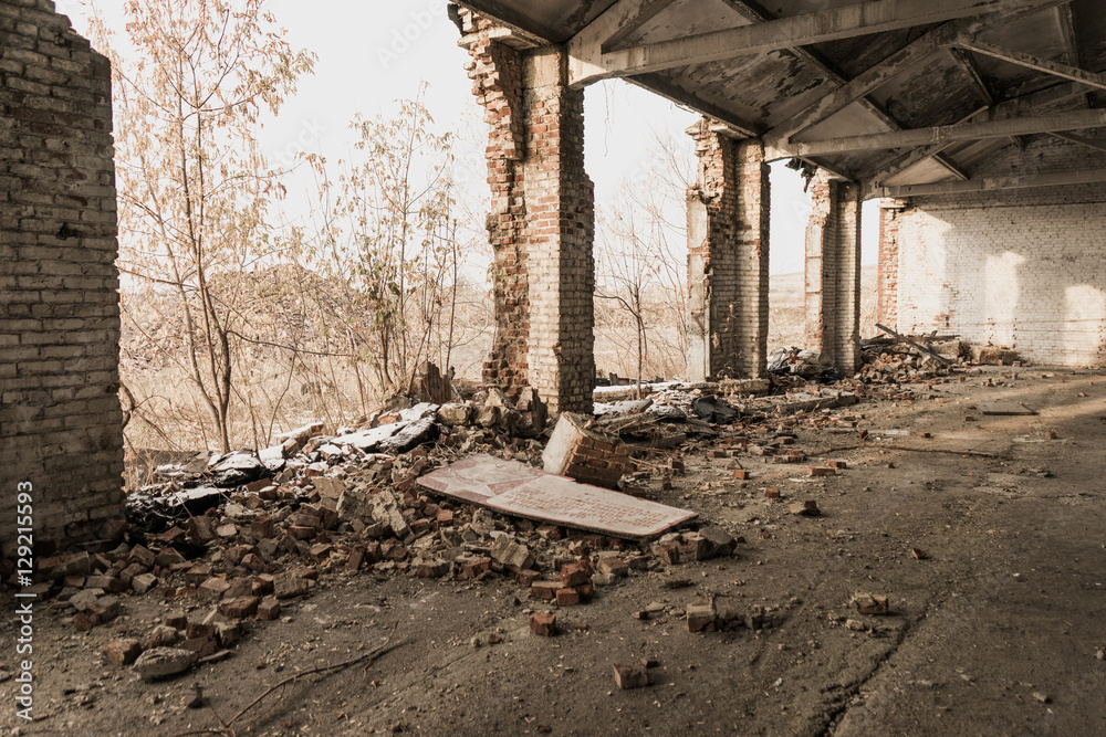Foto de abandoned building. destroyed a military base. large hangar ...
