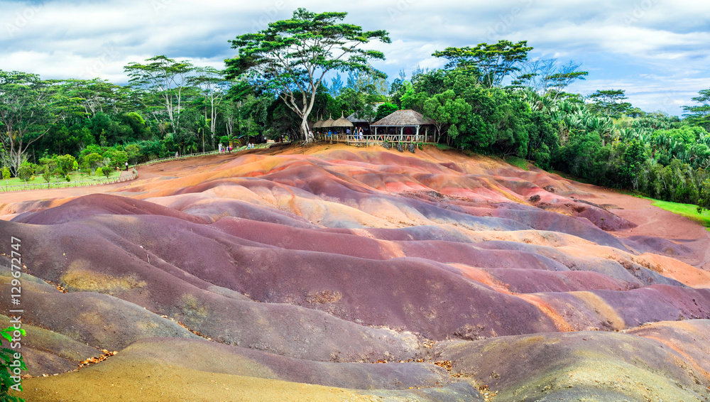 Attractions of Mauritius - Unique "seven colours earth" national park ...
