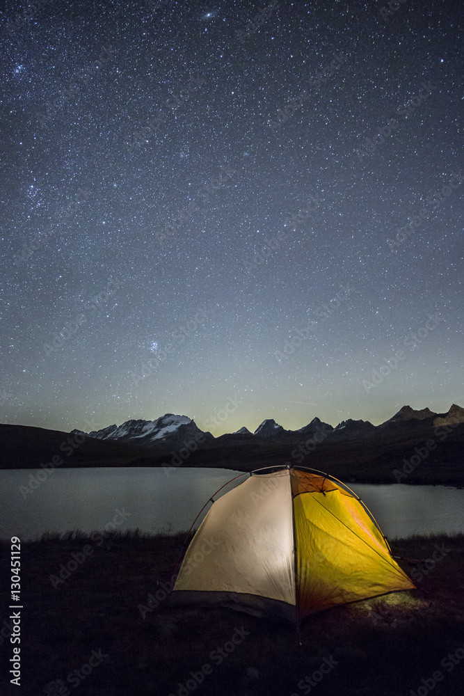 Camping under the stars on Rosset Lake at an altitude of 2709 meters ...