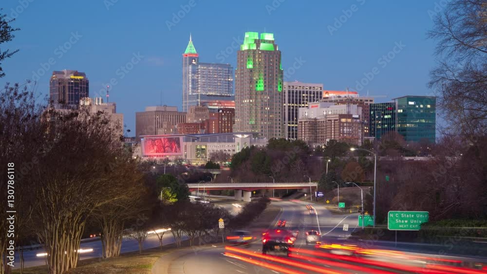 Vidéo Stock Raleigh NC Cityscape Night Timelapse with Moving Traffic ...