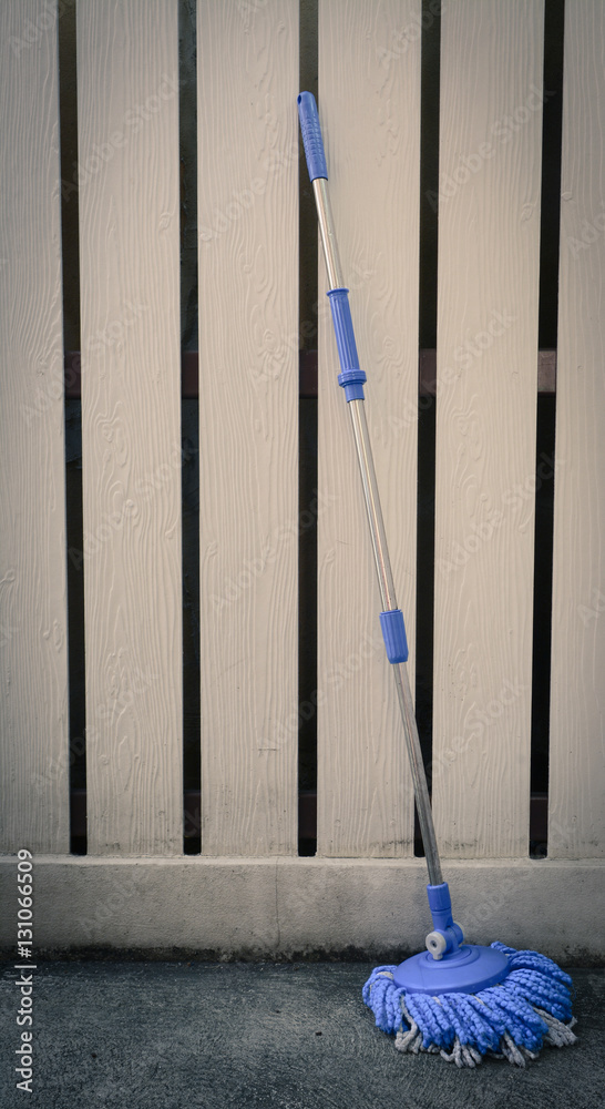 Old mop Stock-Foto | Adobe Stock
