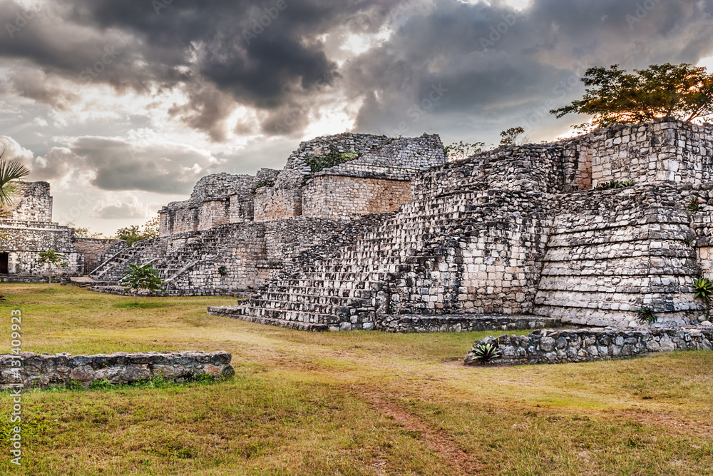 Twin Pyramids - stairs up to the temple atop the Oval Palace, Ek Balam ...