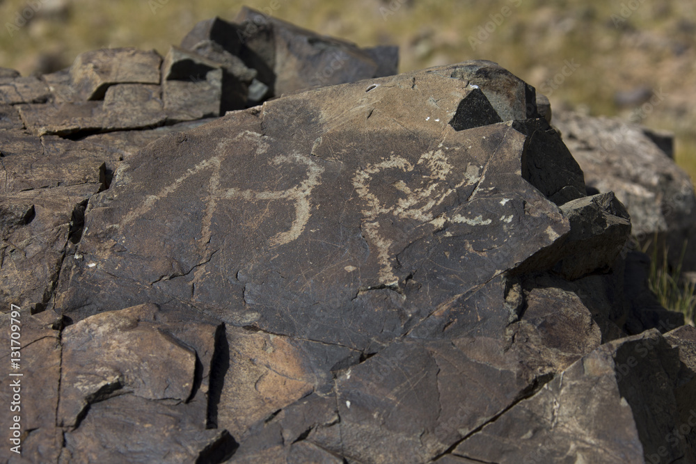 Steinzeitliche Symbole in der Mongolei Stock-Foto | Adobe Stock