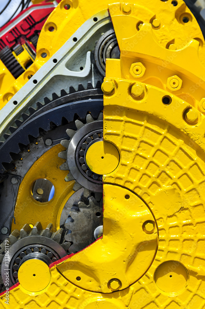 Drive gear and bearings, cross section of bulldozer sprocket internal ...