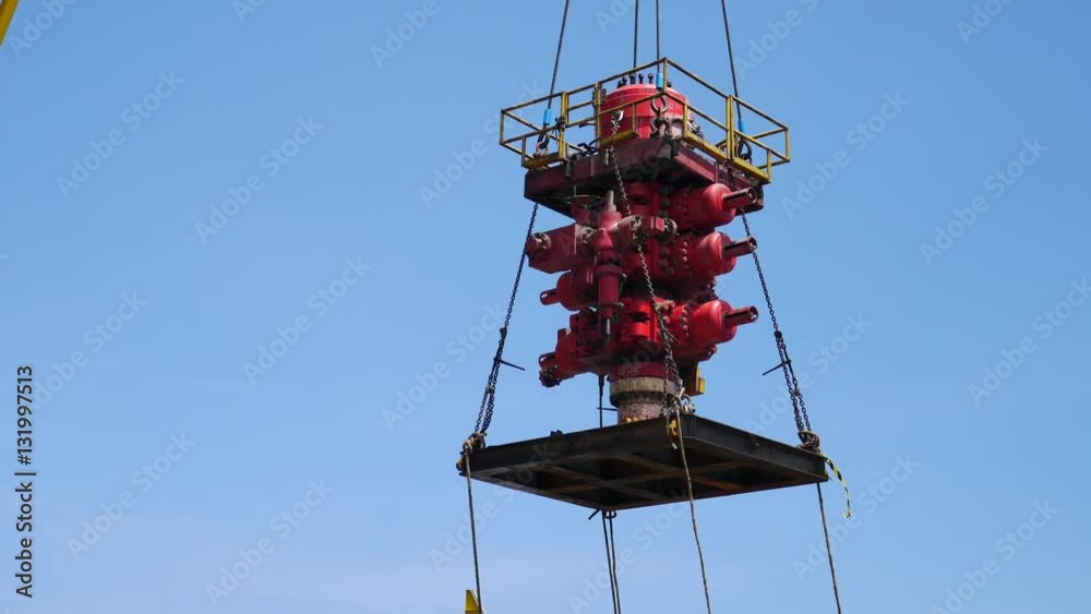 Stockvideo Transfer a blow out preventer (BOP) for offshore drilling ...