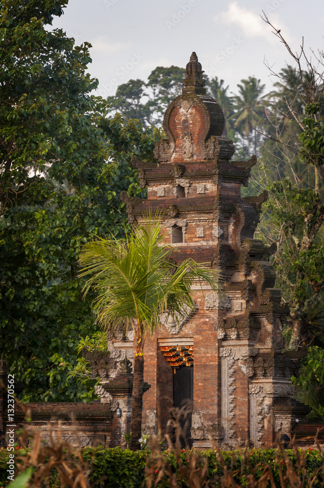 Hindu Temple Gate, Sidemen, Bali, Indonesia. The entrance to a Hindu ...