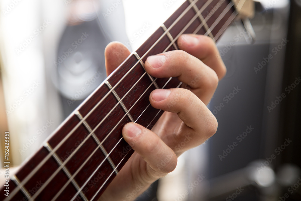 Strojenie gitary Stock Photo | Adobe Stock