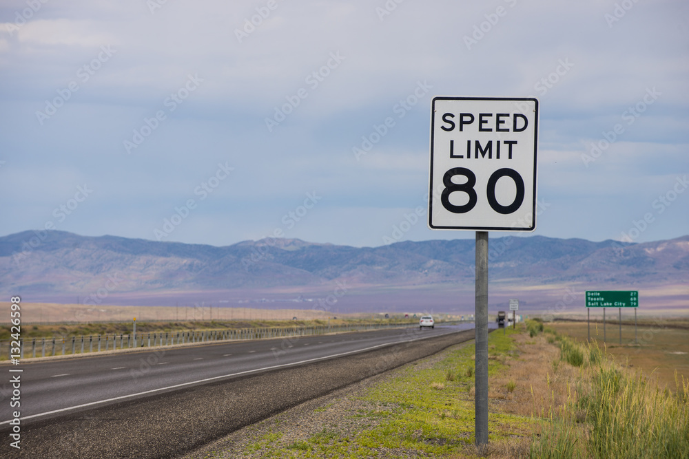 Speed limit 80 sign along highway Stock-Foto | Adobe Stock