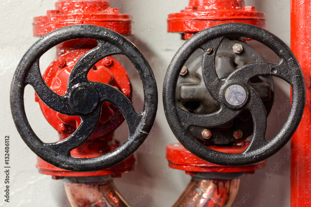 Stockfoto Safety large valves connected to copper pipes in whisky ...