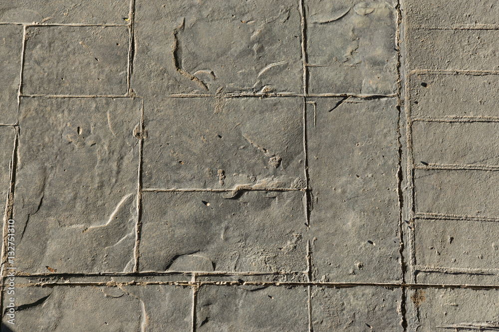 Stamped concrete slate end of the pattern, expansion joint on the right ...