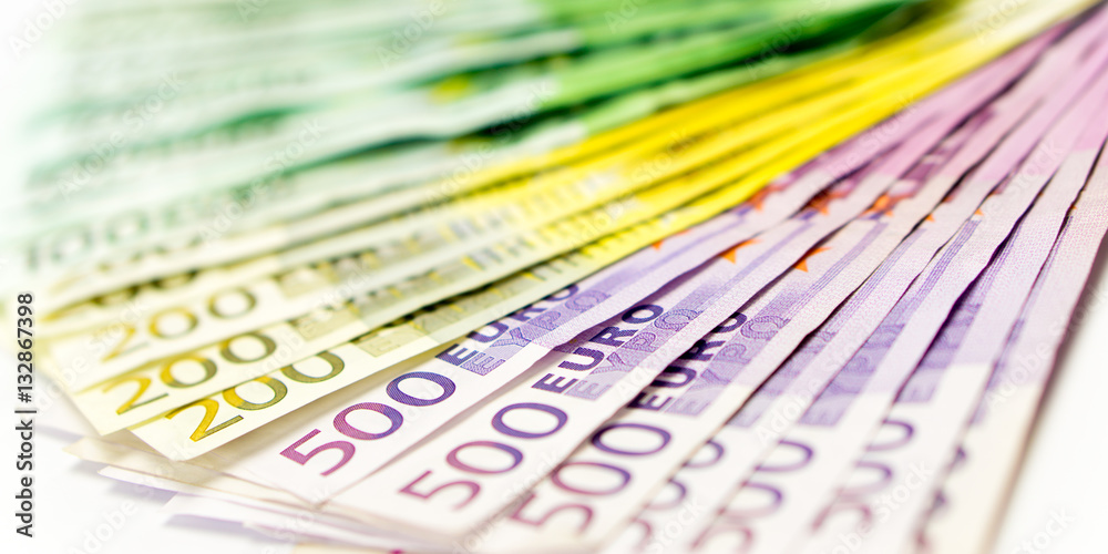 Geldscheine als Fächer Widescreen / Euroscheine im Close-Up Stock Photo ...