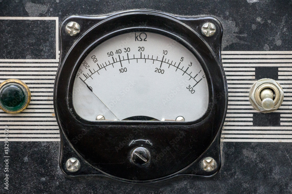 Old measuring instrument with an arrow. Retro dusty analog device Stock ...