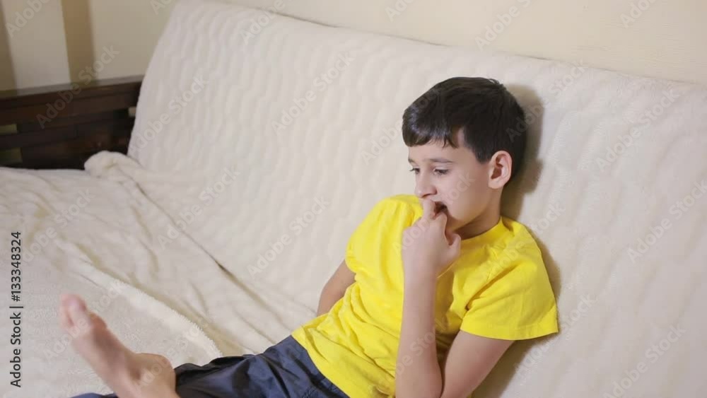 Boy biting his nails obsessive-compulsive disorder, child psychology ...