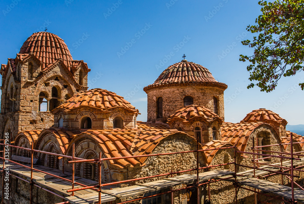 Byzantine church in medieval city of Mystras, Greece, Europe foto de ...