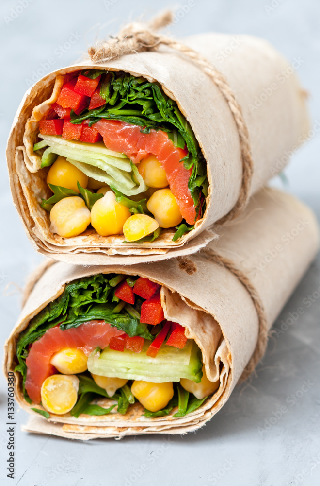 Healthy wraps with salmon and chickpeas for lunch. Love for a healthy ...