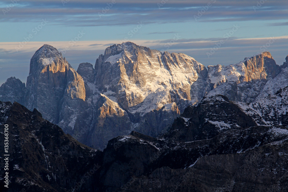 Foto Stock il Monte Agner; gruppo della Pale di San Martino | Adobe Stock