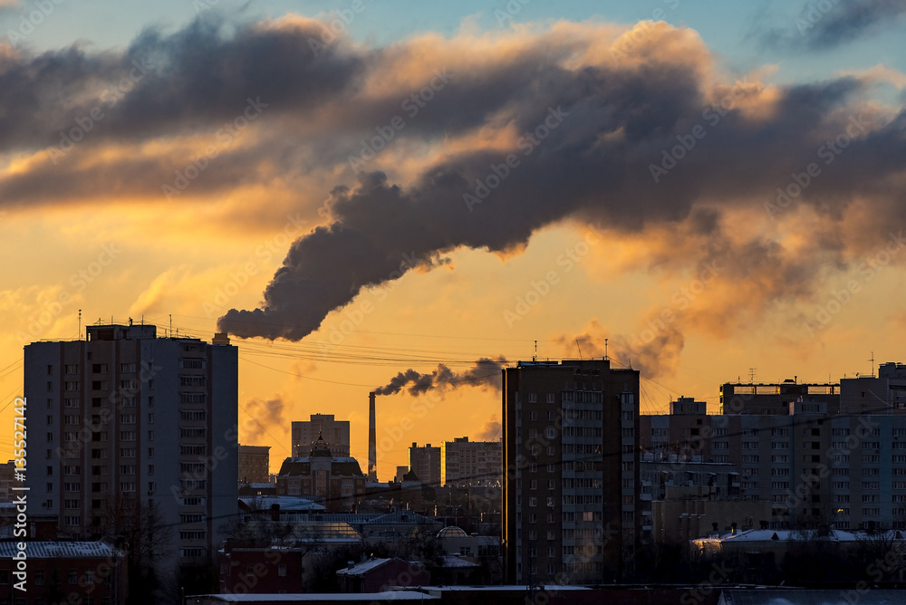 Foto de Pollution over Moscow in the frosty morning in Russia, high ...