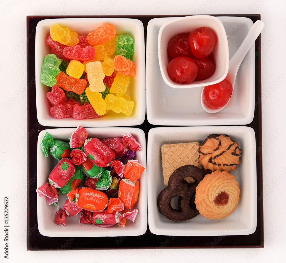 Dulces variados para celebrar una fiesta infantil. Stock Photo | Adobe ...