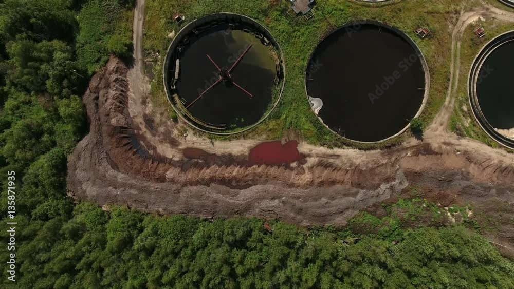 Mechanical settling tanks a clarifiers are in wastewater treatment ...
