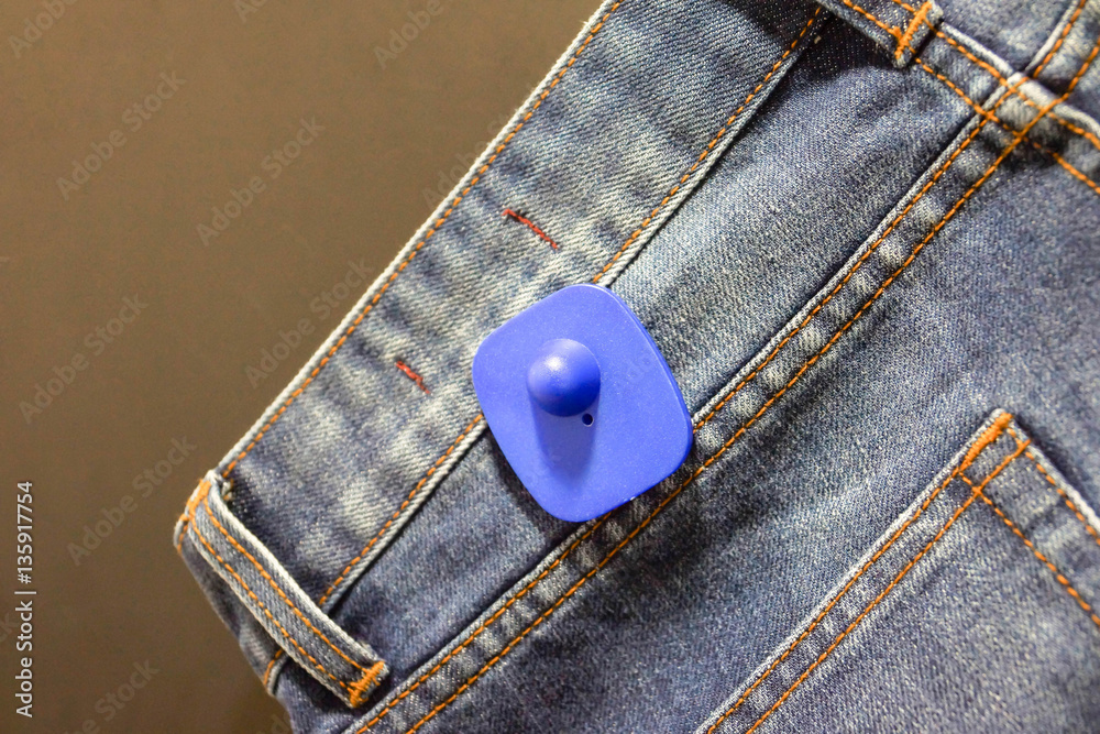 RFID hard tag for clothing - Shoplifting and anti-theft system ...