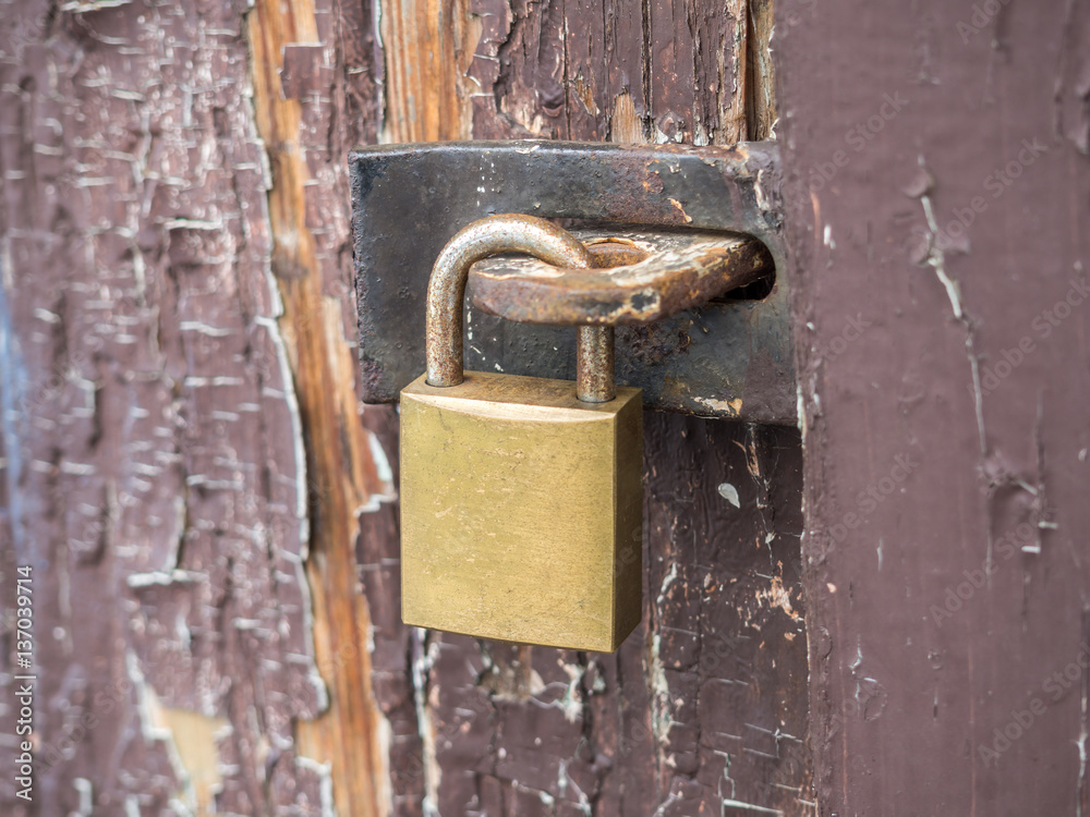 zu gesperrt Stock-Foto | Adobe Stock
