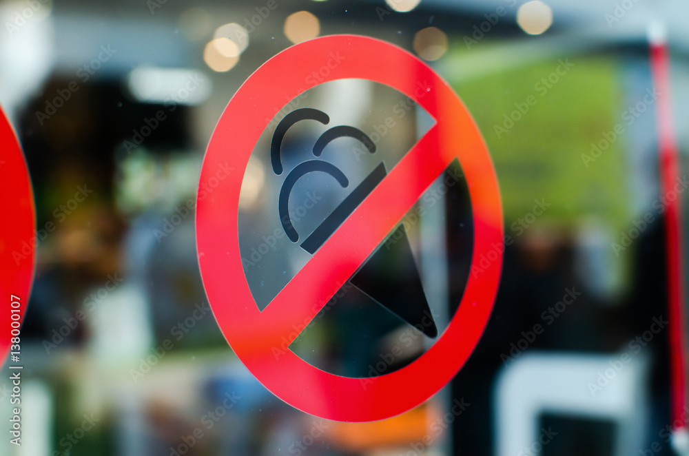 sign ban entry to the shop with ice cream. crossed-out icon on the ...