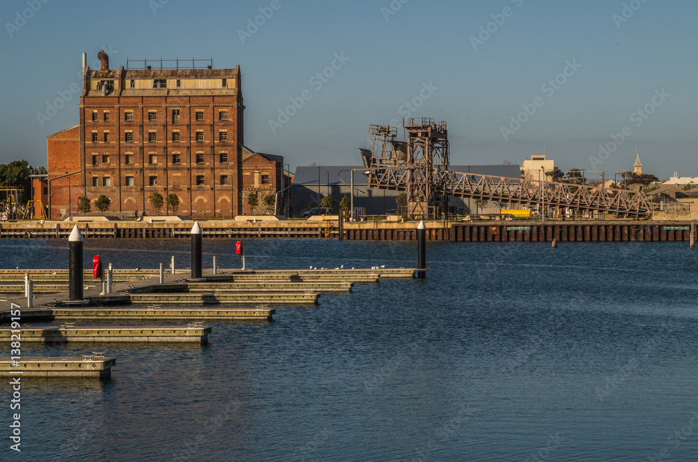 Foto de Port Adelaide is Adelaide's main Port and wharf area and is ...