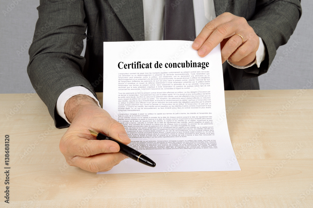 Signature du certificat de concubinage Stock Photo | Adobe Stock