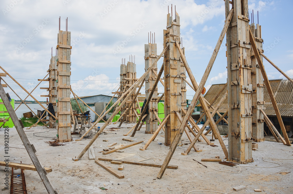 Building a house on the shore of the Black Sea, the use of planks as ...