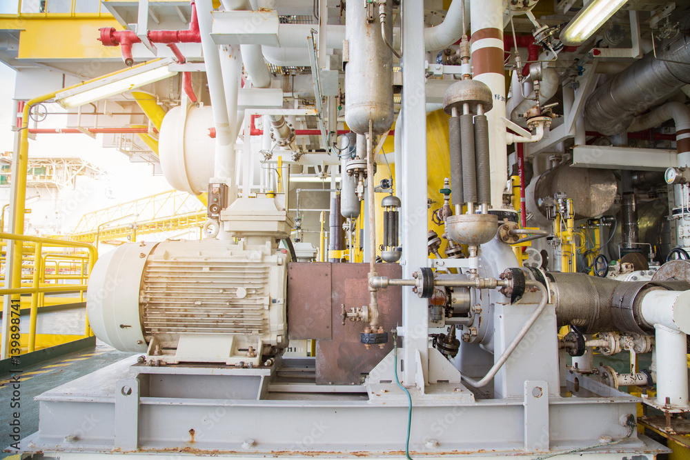 Centrifugal pump type driving by electric motor to transfer liquid ...